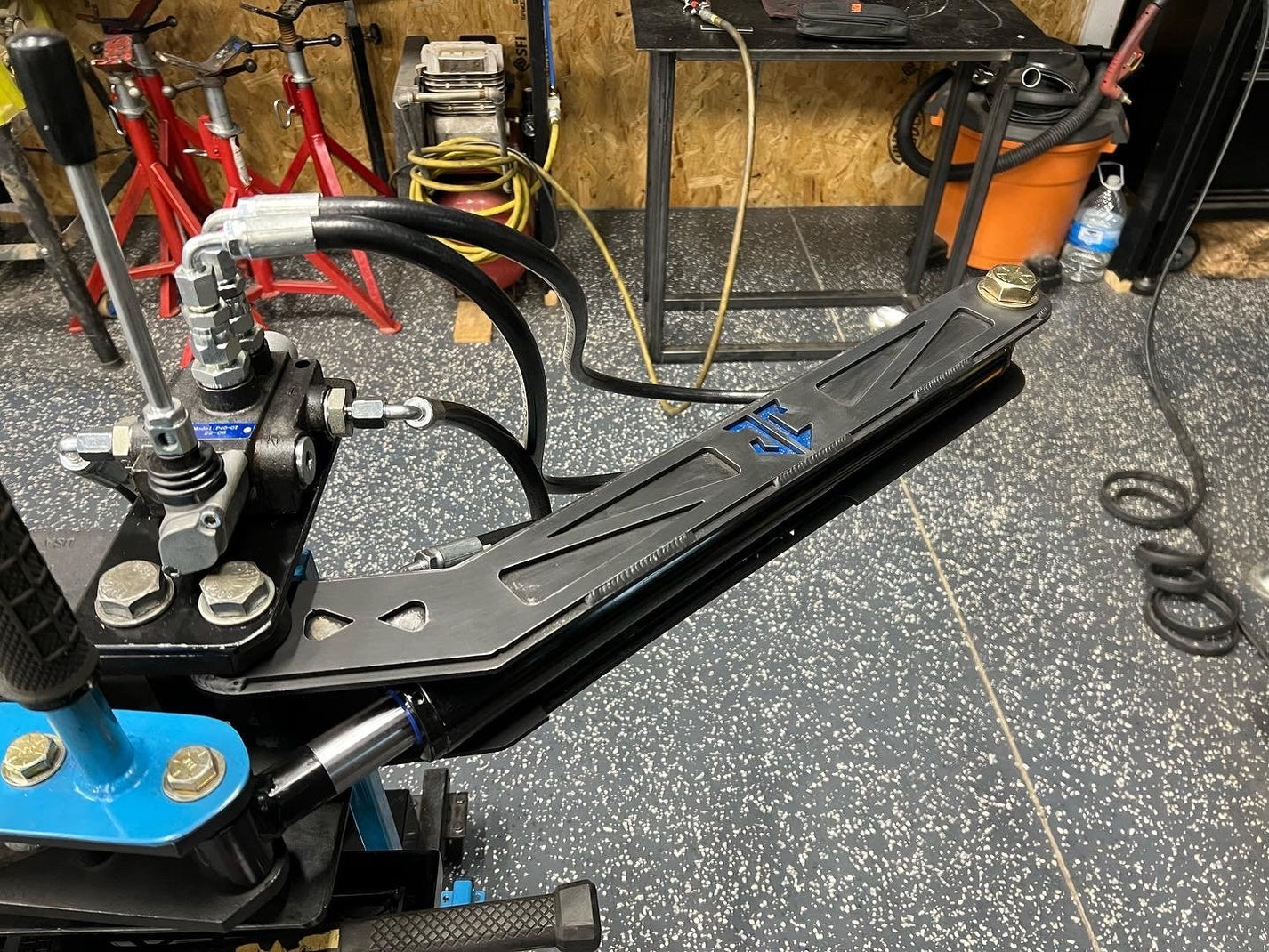 Shop JD2 Model 3 Hydraulic Cylinder Mount | JC Customs Metal Fab